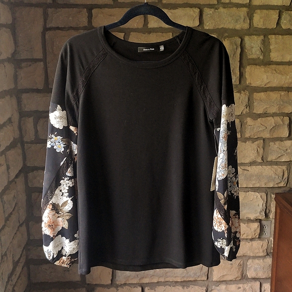 Doe & Rae | Tops | New Doe Rae Black Top Floral Sleeves | Poshmark